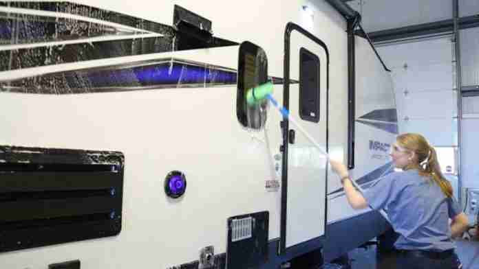 #1 Comprehensive Guide To RV Washing And Detailing Tips
